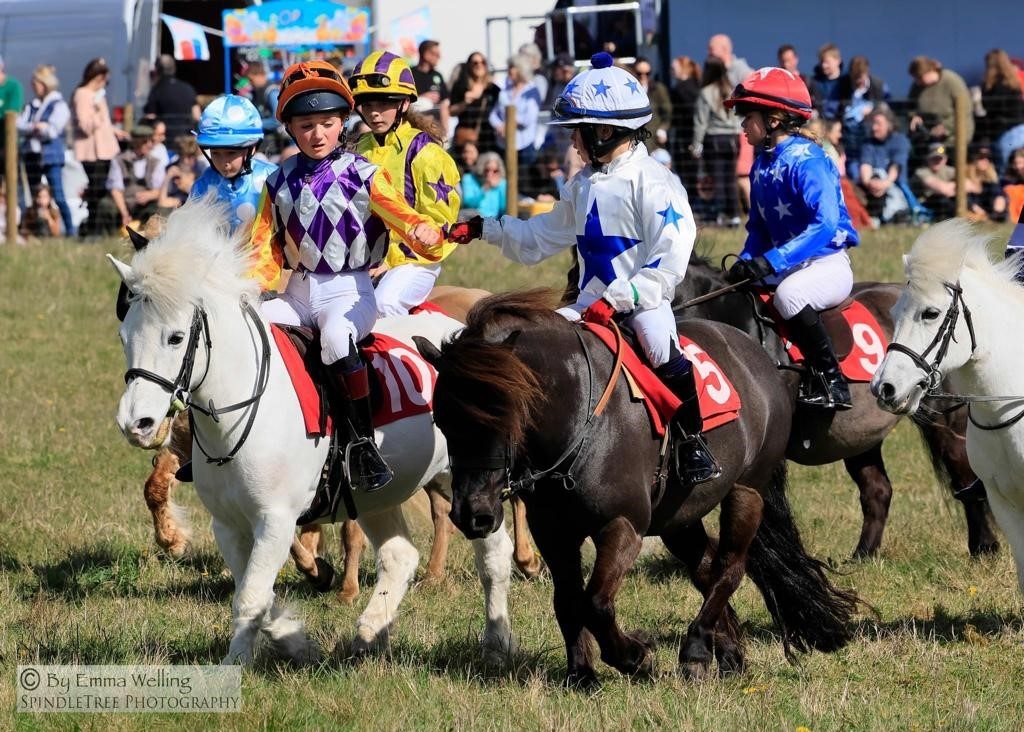 LAMBOURN OPEN DAY and NELL WINS AGAIN!!! – Warren Greatrex Racing