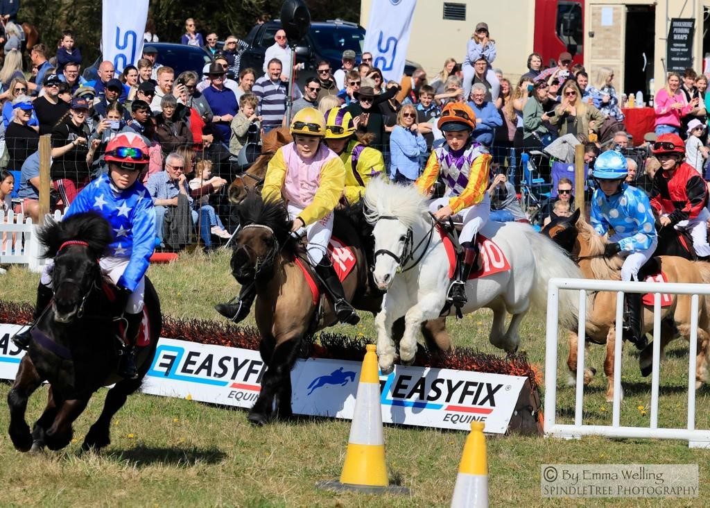 LAMBOURN OPEN DAY and NELL WINS AGAIN!!! – Warren Greatrex Racing