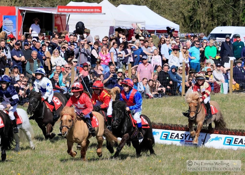 LAMBOURN OPEN DAY and NELL WINS AGAIN!!! – Warren Greatrex Racing