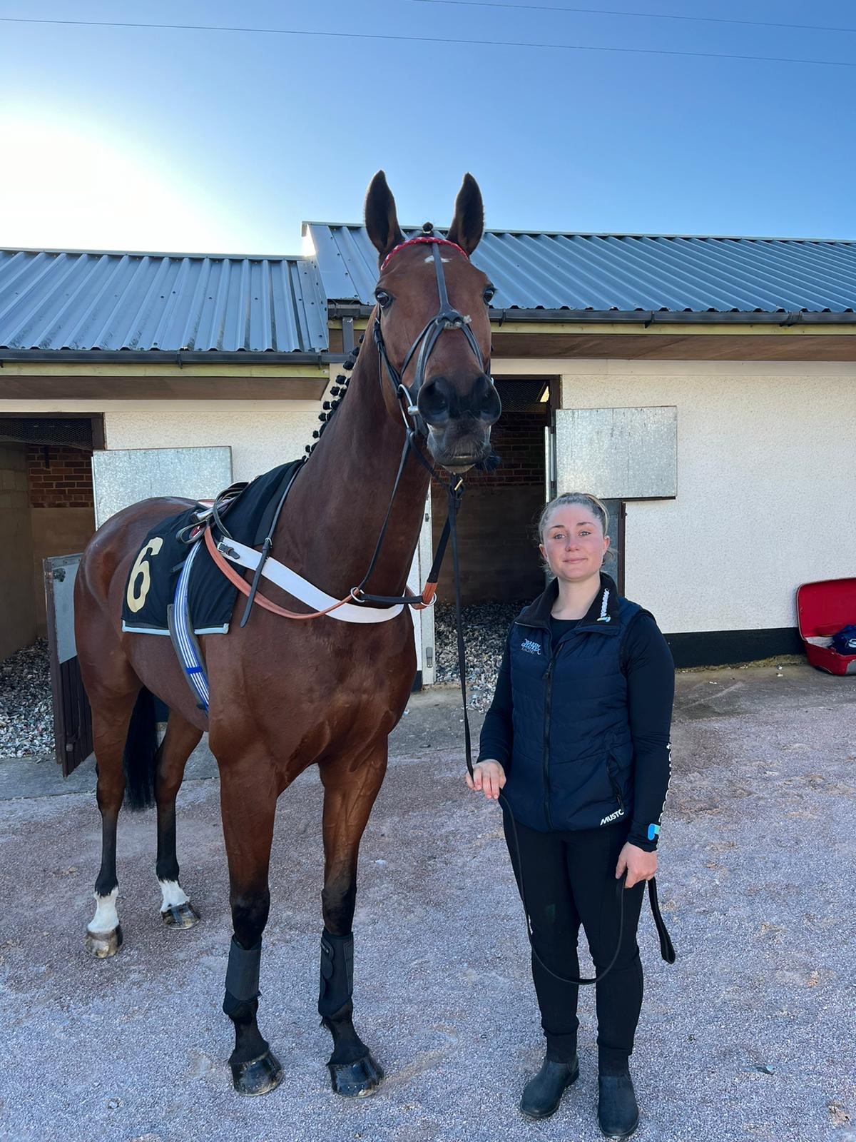 HIDALGO DES BORDES WINS ON CHASING DEBUT – Warren Greatrex Racing
